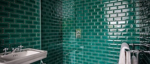 Quarto casal ou duplo | Banheiro | Produtos de toalete grátis, toalhas de banho
