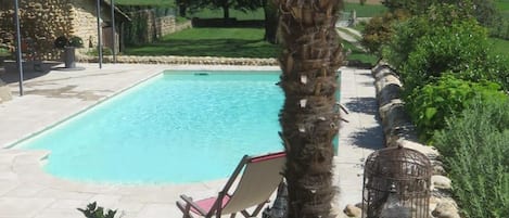Piscina exterior sazonal