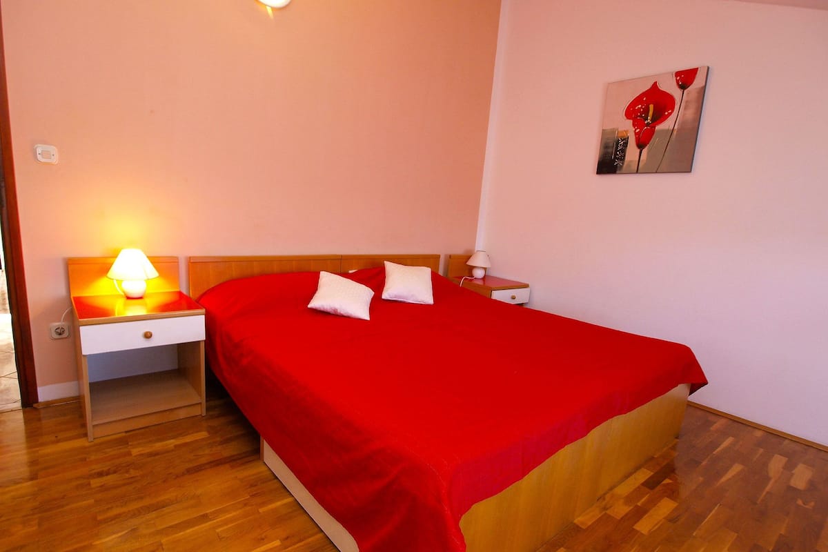 Apartamento, 2 quartos (994/3136) | 2 quartos, ferros/tábuas de passar roupa, Wi-Fi de cortesia