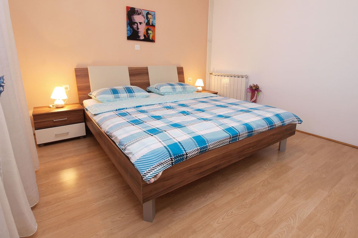 Apartamento, 2 quartos (994/3134) | 2 quartos, ferros/tábuas de passar roupa, Wi-Fi de cortesia
