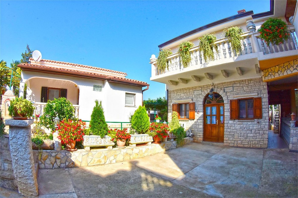 Apartments Lillian 811 - Medulin