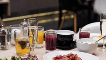 Café da manhã com buffet todos os dias mediante uma taxa
