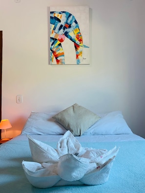Quarto Duplo Económico, 1 cama de casal | Roupa de alta qualidade, com decoração personalizada 
