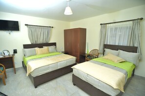 Quarto Superior, não fumadores | Secretária, secretária adequada para computadores portáteis