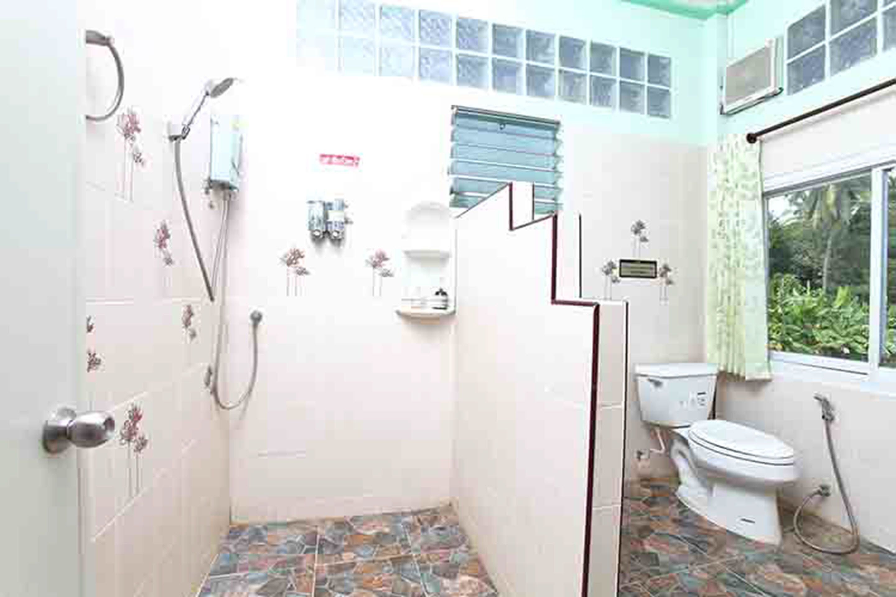 Casa de banho | Artigos de higiene pessoal grátis, um secador de cabelo 