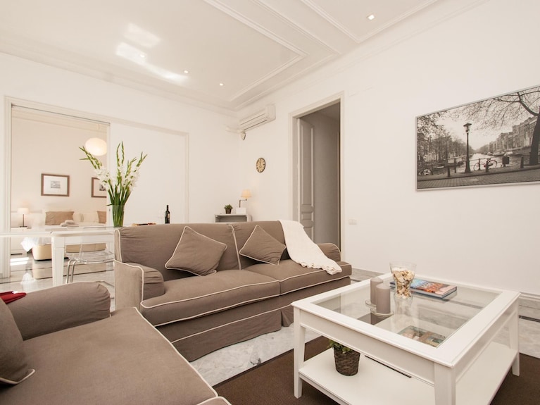 Grand Appartement De Deux Chambres - Badalona