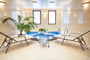 Casa de campo premium, 3 quartos | Área de estar | TV de tela plana