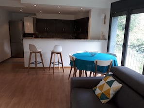 Apartamento | Sala de estar | TV de ecrã plano 