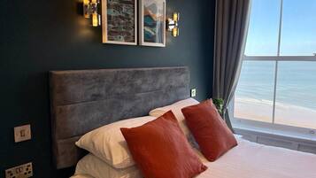 Apartamento Deluxe, 1 quarto, não fumadores, vista para o mar (Second Floor) | Roupa de alta qualidade, com decoração personalizada