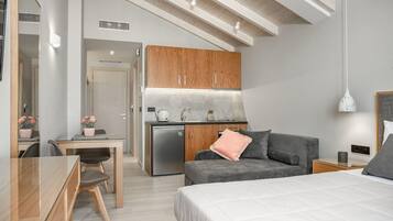 Studio with Seaview | Quartos à prova de som, ferros/tábuas de passar roupa, Wi-Fi de cortesia