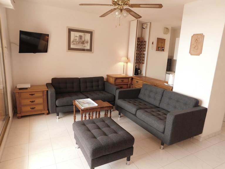 Large Bright Apartment With Sea View, 50m From The Beach Pool And Garage D14 - French Riviera