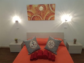 Quarto casal, banheiro compartilhado | Roupas de cama premium, berços (sobretaxa), Wi-Fi de cortesia
