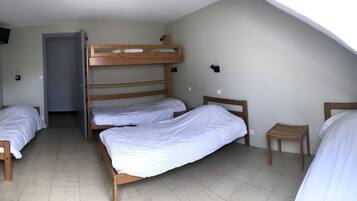 Quarto Individual, várias camas | Ferro/tábua de engomar, Wi-fi grátis, roupa de cama fornecida