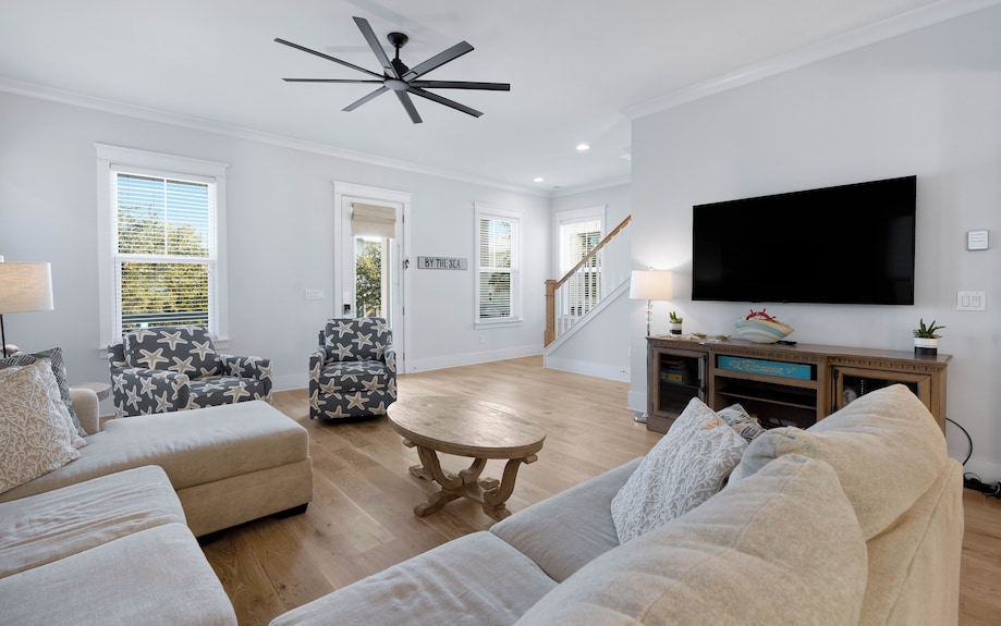 By The Sea Golf Cart 3 Bikes Resort Pool - Seaside, FL