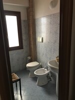 Quarto triplo | Banheiro | Chuveiro 