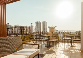 Bar junto à piscina