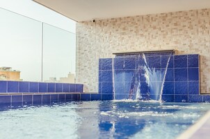 Banheira de hidromassagem exterior