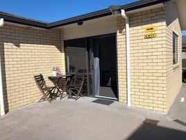 Estúdio, várias camas | Vista para o pátio