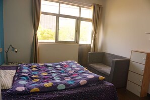 Quarto casal standard | Escrivaninha, cortinas blackout, Wi-Fi de cortesia