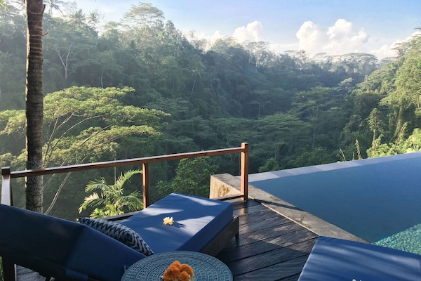 Minibar, cofre no quarto, com decoração personalizada