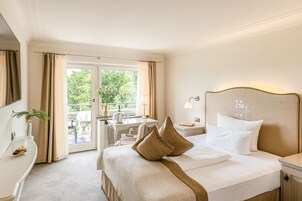 Quarto solteiro | Roupas de cama antialérgicas, cofres nos quartos