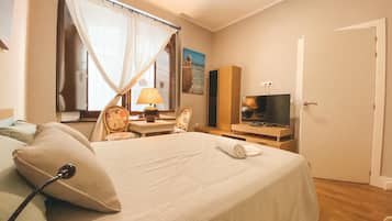 Cortinas/cortinados opacos, berços/camas para crianças grátis