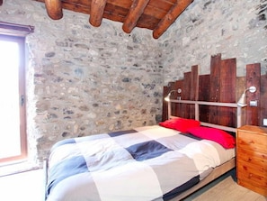 Berços (sobretaxa), Wi-Fi de cortesia, roupa de cama