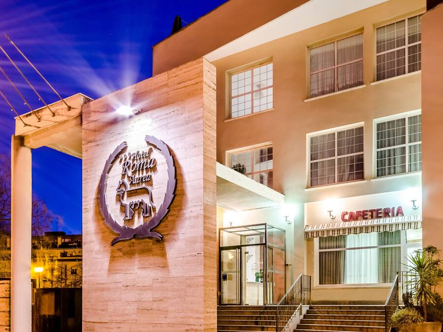 Fachada do alojamento (tarde/noite)