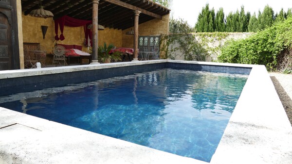 Mas Du Puits D'amour - Orange, France