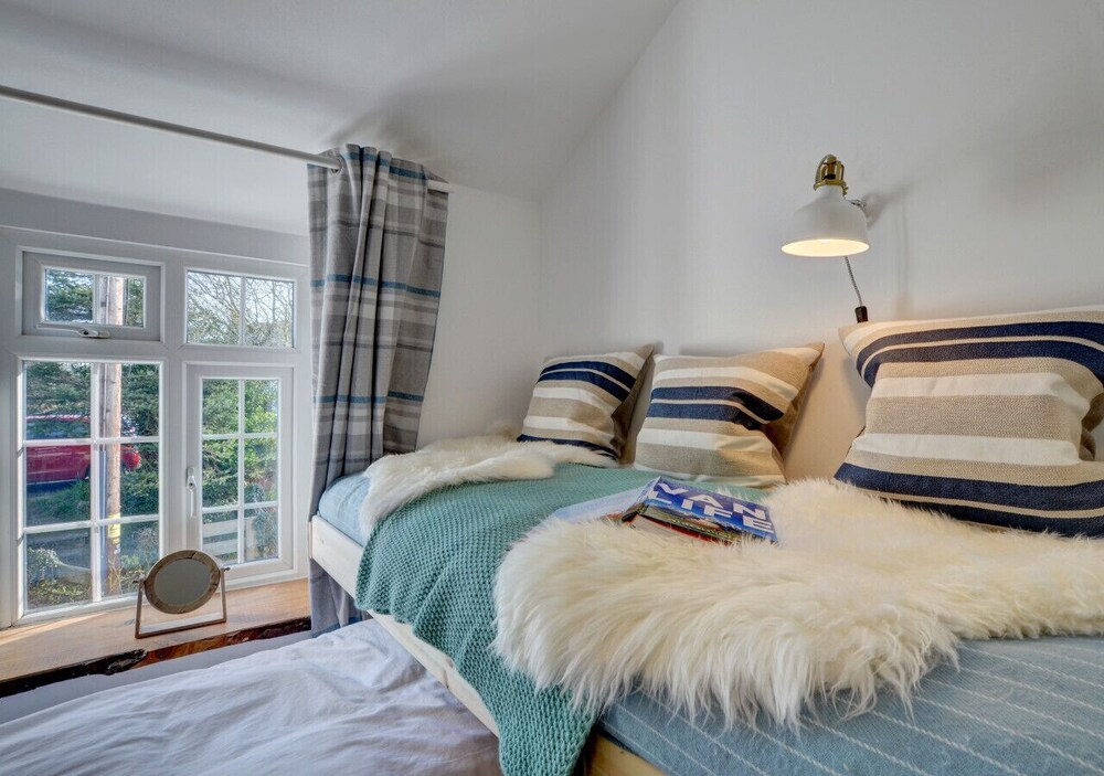 July Cottage - Two Bedroom House, Sleeps 4 - Ilfracombe