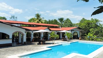 Piscina exterior