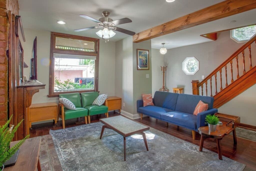 ¡Victoriano Moderno Y Elegante En El Monte! Fácil Acceso Al Centro De La Ciudad. Luz Brillante - Pittsburgh