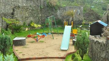 Área de recreio para crianças (ao ar livre)