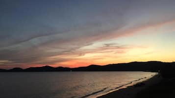 Na praia