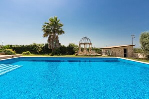 Piscina exterior sazonal 