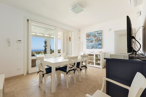 Villa, 5 quartos, acesso à piscina | Refeições no quarto