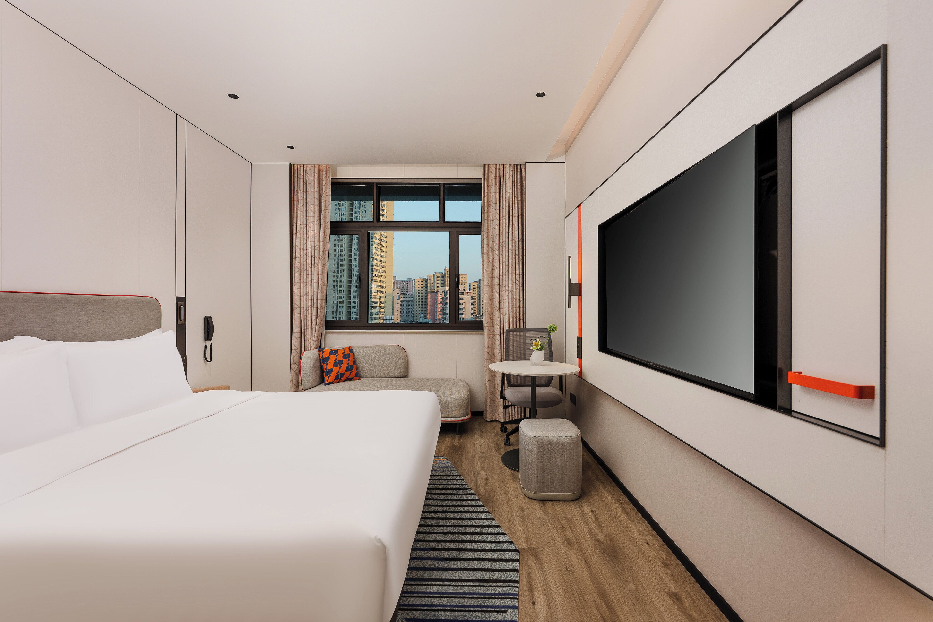 Quarto Standard, 1 cama king-size (Extra Floor Space) | Roupa de alta qualidade, edredões de penas, cortinas/cortinados opacos 