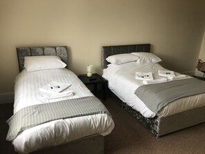 Loft Comfort, várias camas | 1 quarto, ferro/tábua de engomar, roupa de cama fornecida 