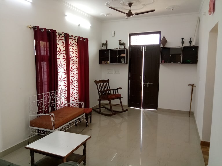 Sunshine Villa Where Sun Shines Through The Mounysins - Naukuchiatal