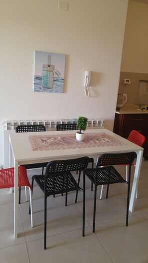 Apartamento, 2 quartos | Serviço de quarto – refeições