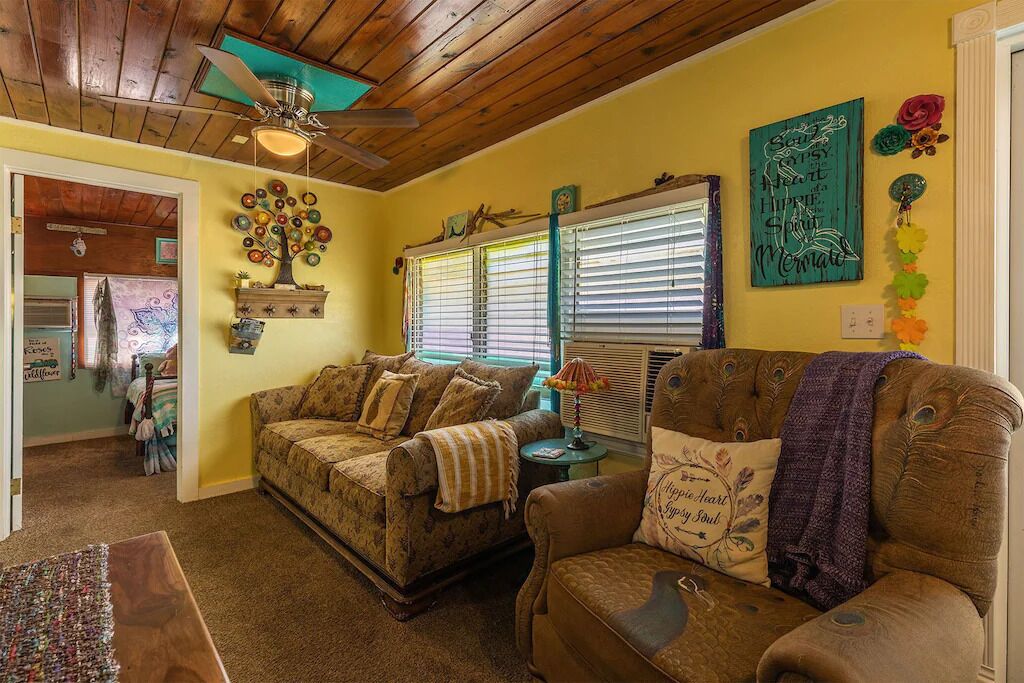 Saltwater Gypsy Cottage @ Venez Vendredi - Kemah, TX