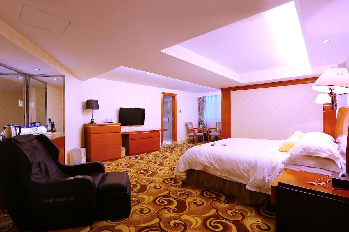 Suite Executiva | Cofre no quarto, secretária, cortinas/cortinados opacos, Wi-fi grátis