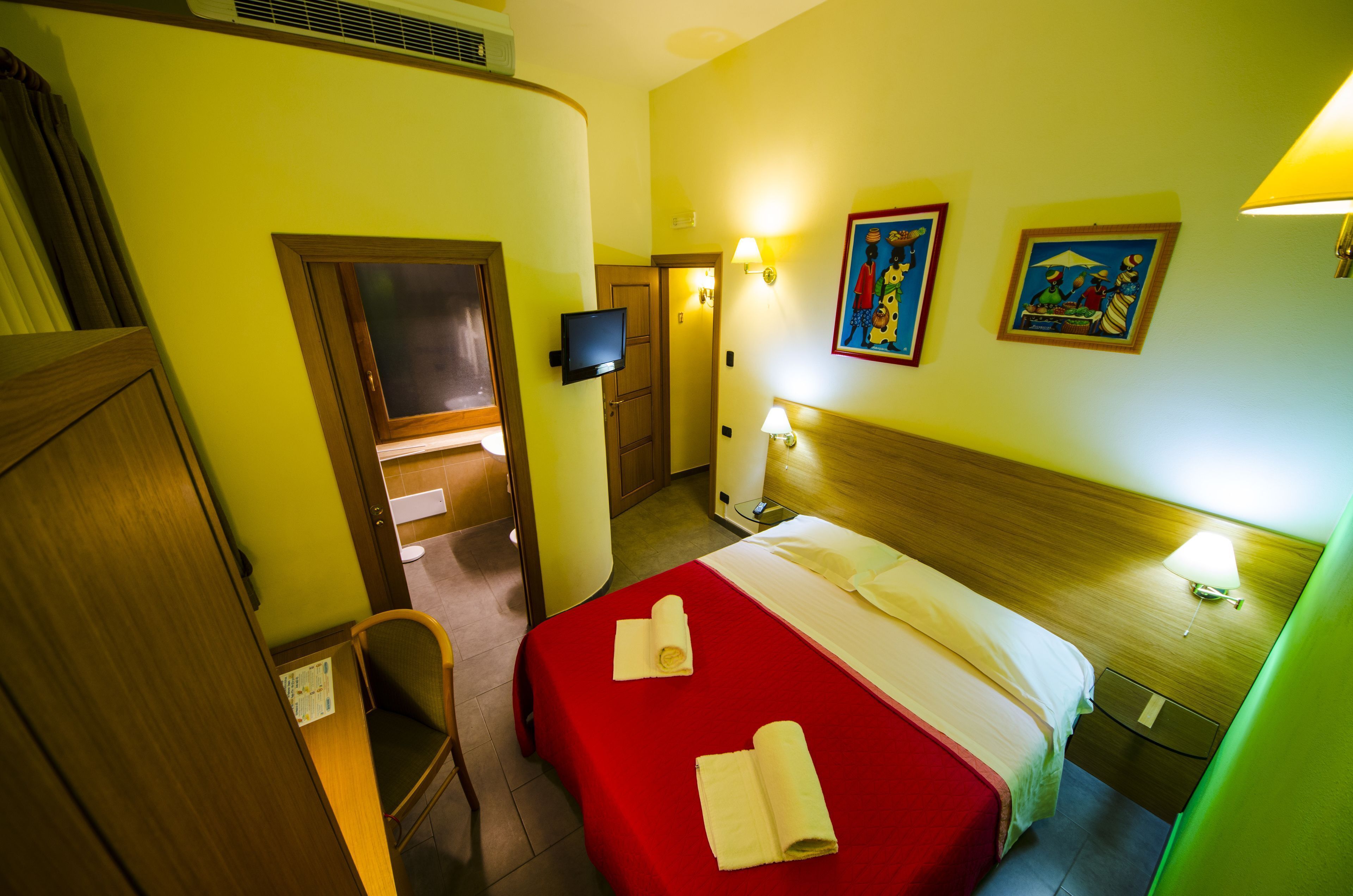 1 quarto, secretária, Wi-fi grátis, roupa de cama fornecida 