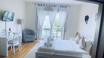 Quarto Duplo Deluxe, 1 cama de casal | Secretária, quartos insonorizados, ferro/tábua de engomar, Wi-fi grátis 