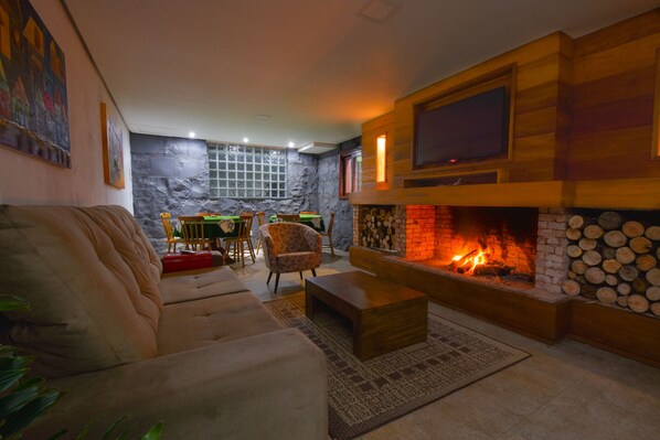 Área de estar no saguão