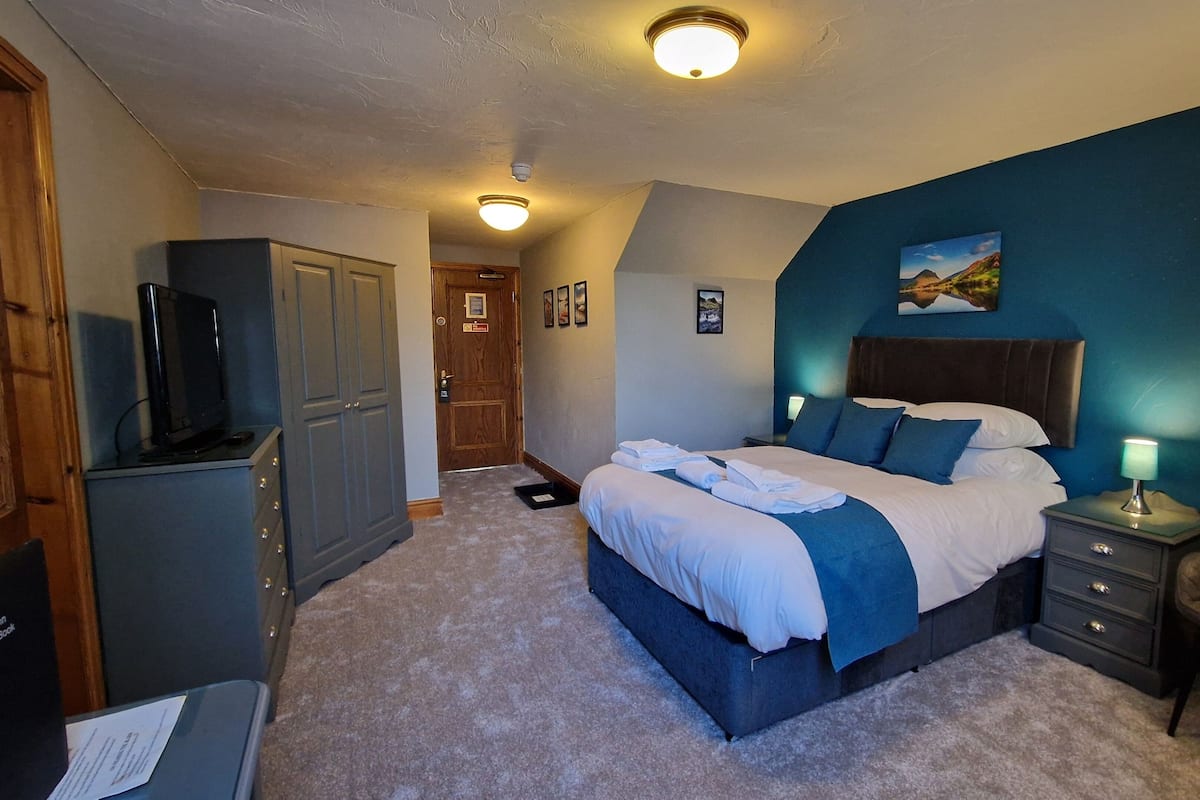 Quarto Duplo (Lyth) | Secretária, ferro/tábua de engomar, Wi-fi grátis