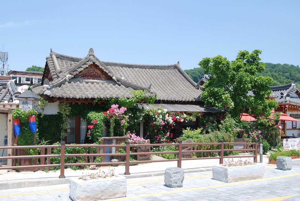 Gyodong-salrae - Jeonju-si