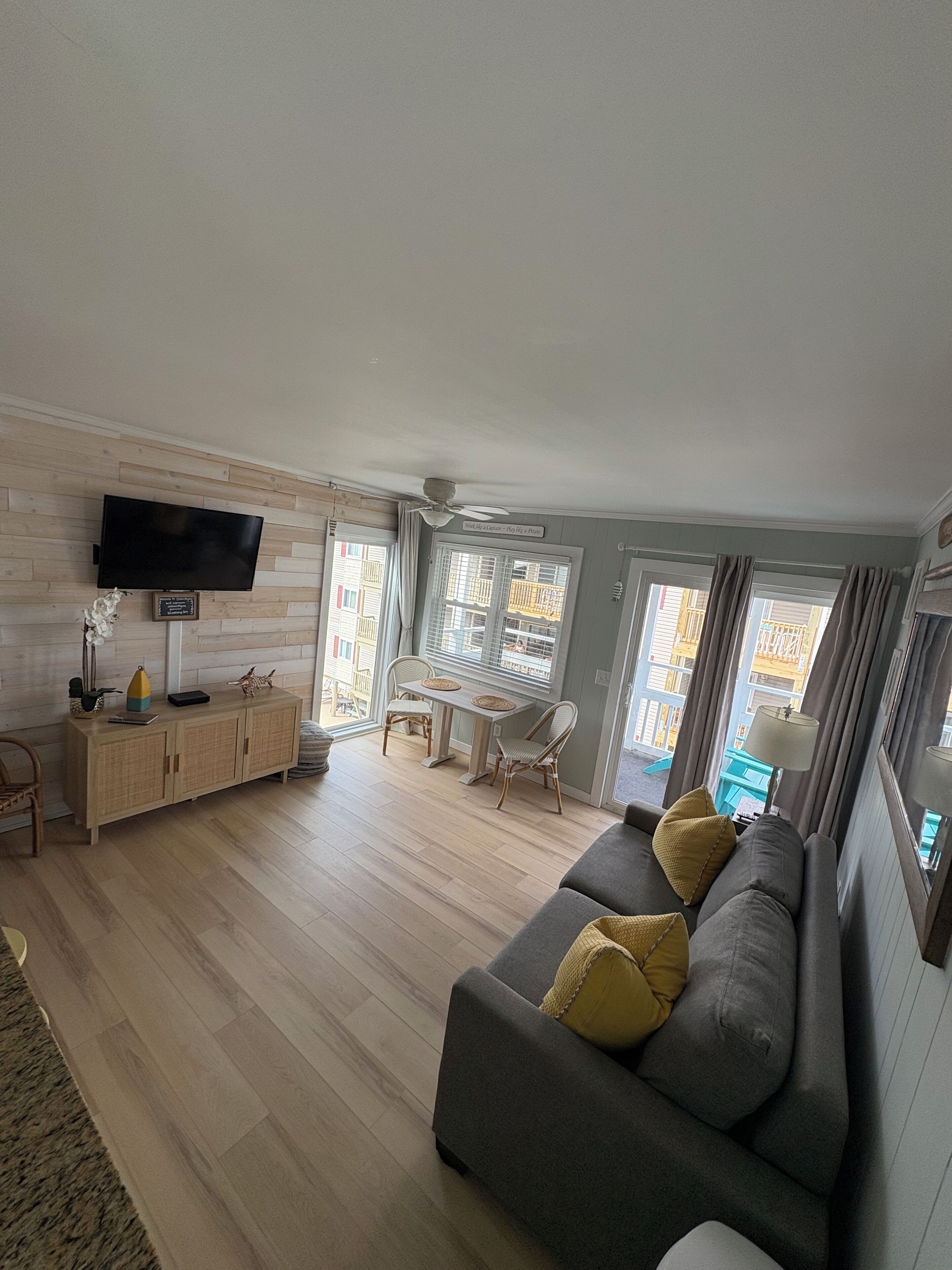 Oceanthyme @ Windsong, Ocean Front Newly Remodeled And Decorated - North Myrtle Beach, SC