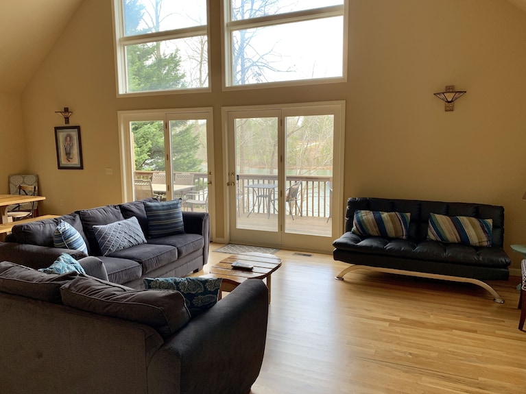 Deepwater Cove On Lake Keowee. Complete With Dock And Kayaks. Ev Charger - Walhalla, SC