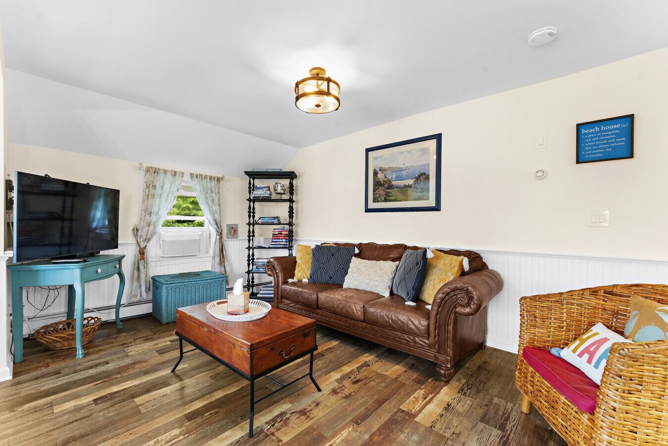 Charming Fairfield Beach Cottage - Connecticut